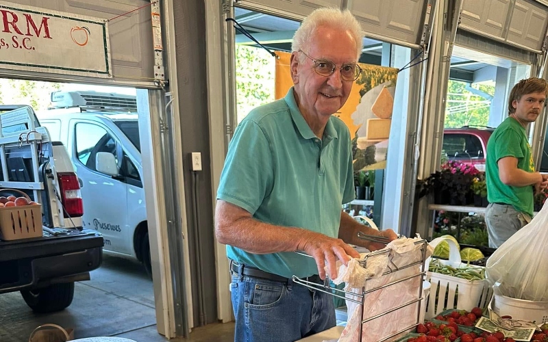 Landrum Farmers Market celebrates annual Peach Festival | The Tryon ...