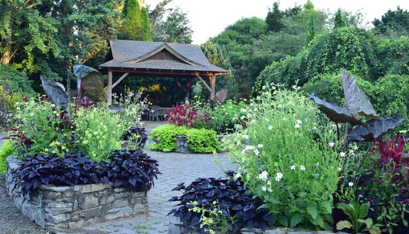 Two gardeners to share passion for Bullington Gardens at Tryon Garden ...